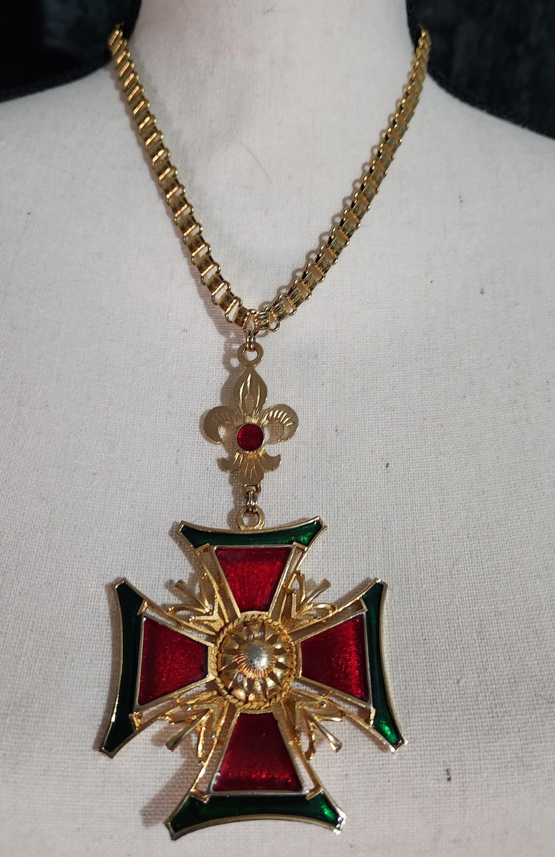 Maltese Cross Pendant With Gold Tone Vintage Chain Necklace. 18" Long ...