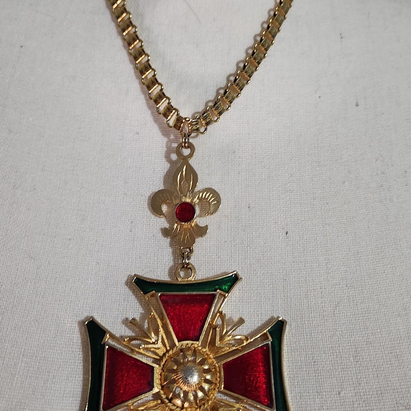 Maltese Cross Pendant - Etsy