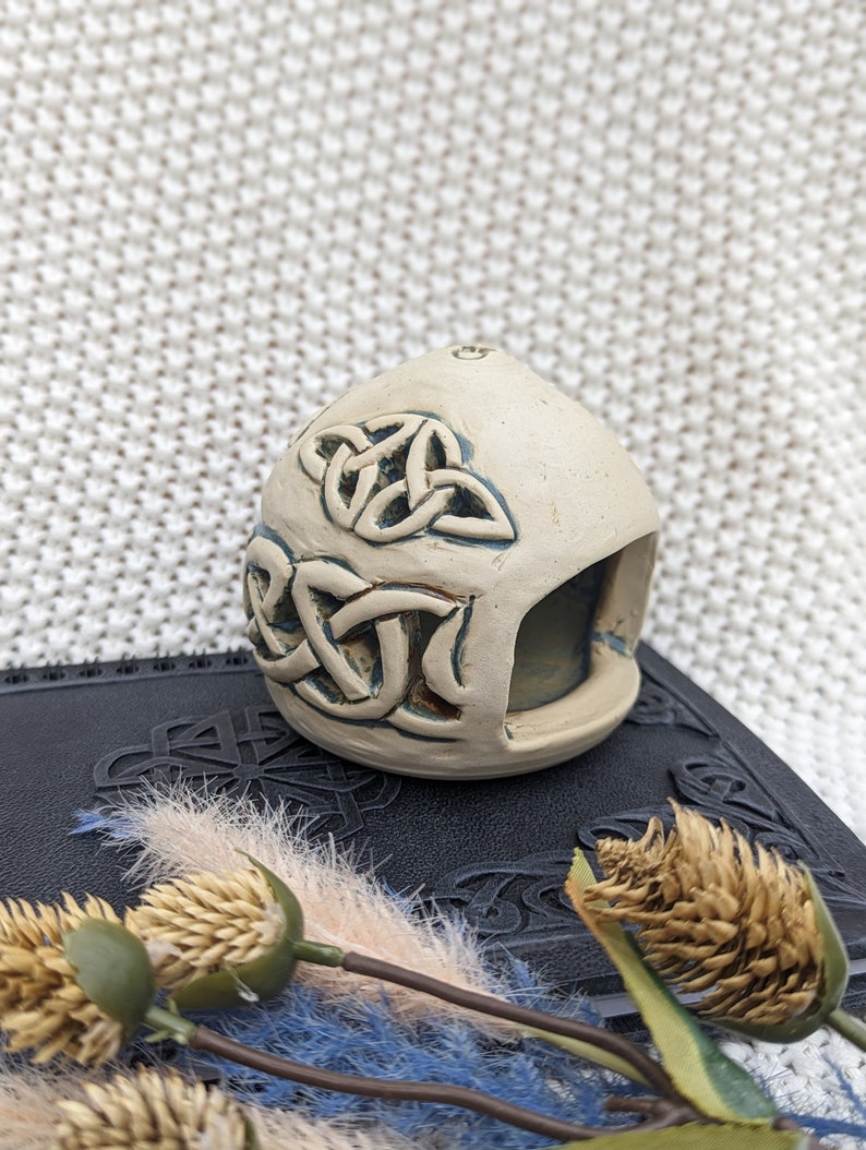 Serch Bythol Celtic Knot Luminary. Tea Light. White and Blue on White ...