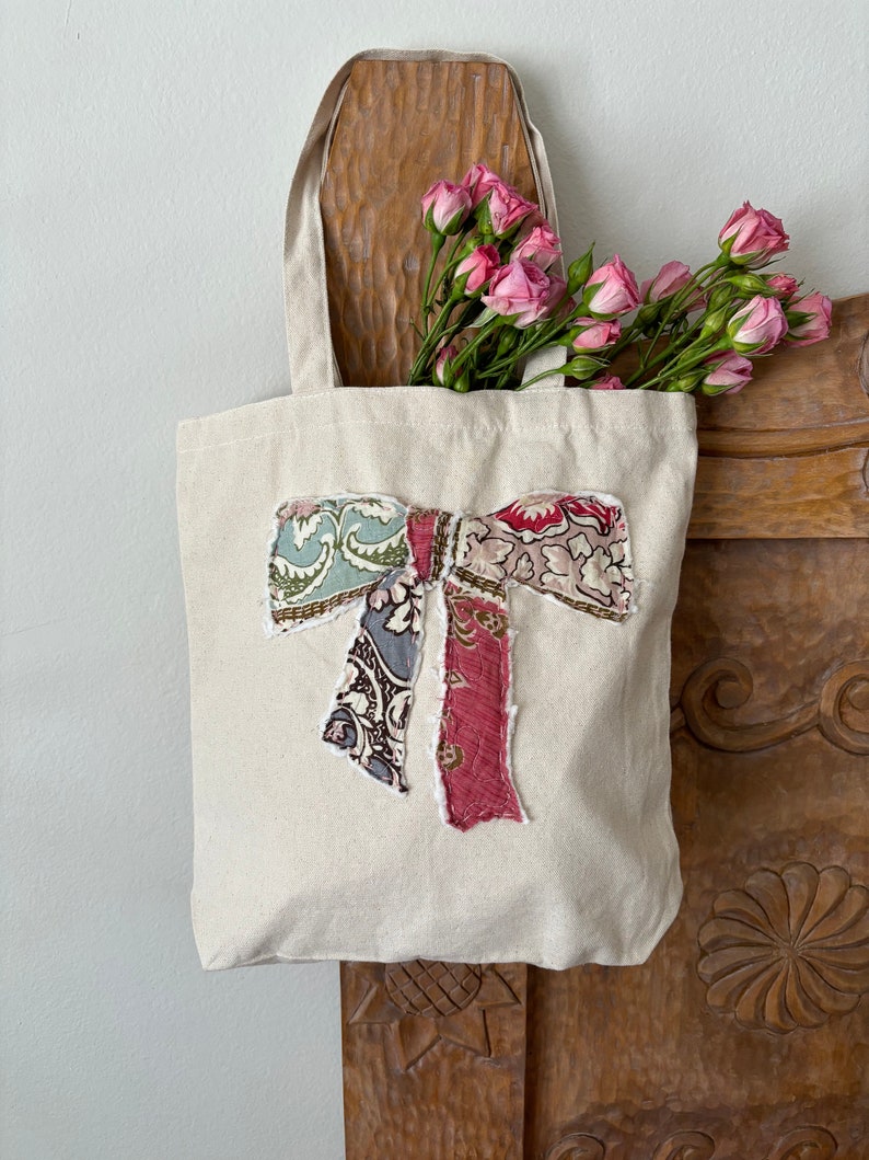 Quilted Bow Tote Bag: Upcycled Vintage Quilt Appliqué - Etsy
