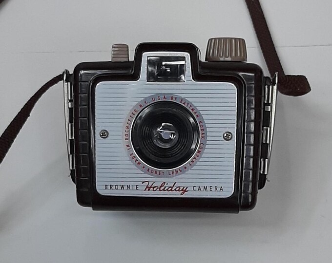 1954 Bakelite Brownie holiday Camera - Etsy