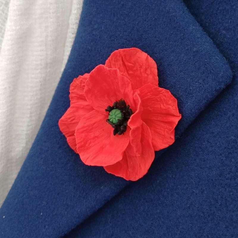 Small Poppy Brooches - Etsy
