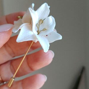 Lily Flower Lapel Pin for Men, Wedding Boutonniere, Groomsmen Wedding ...