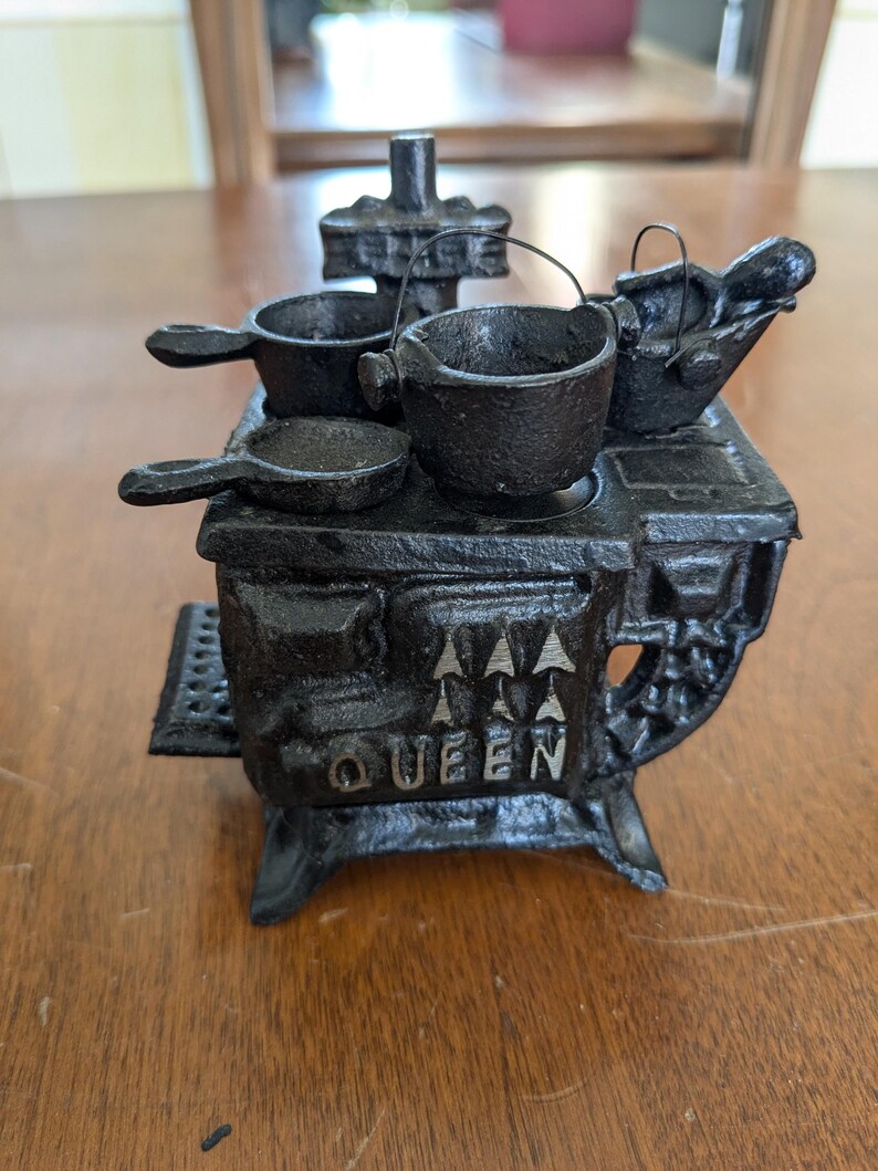 Cast Iron Antique Queen Miniature Coal Fire Stove for Primitive ...