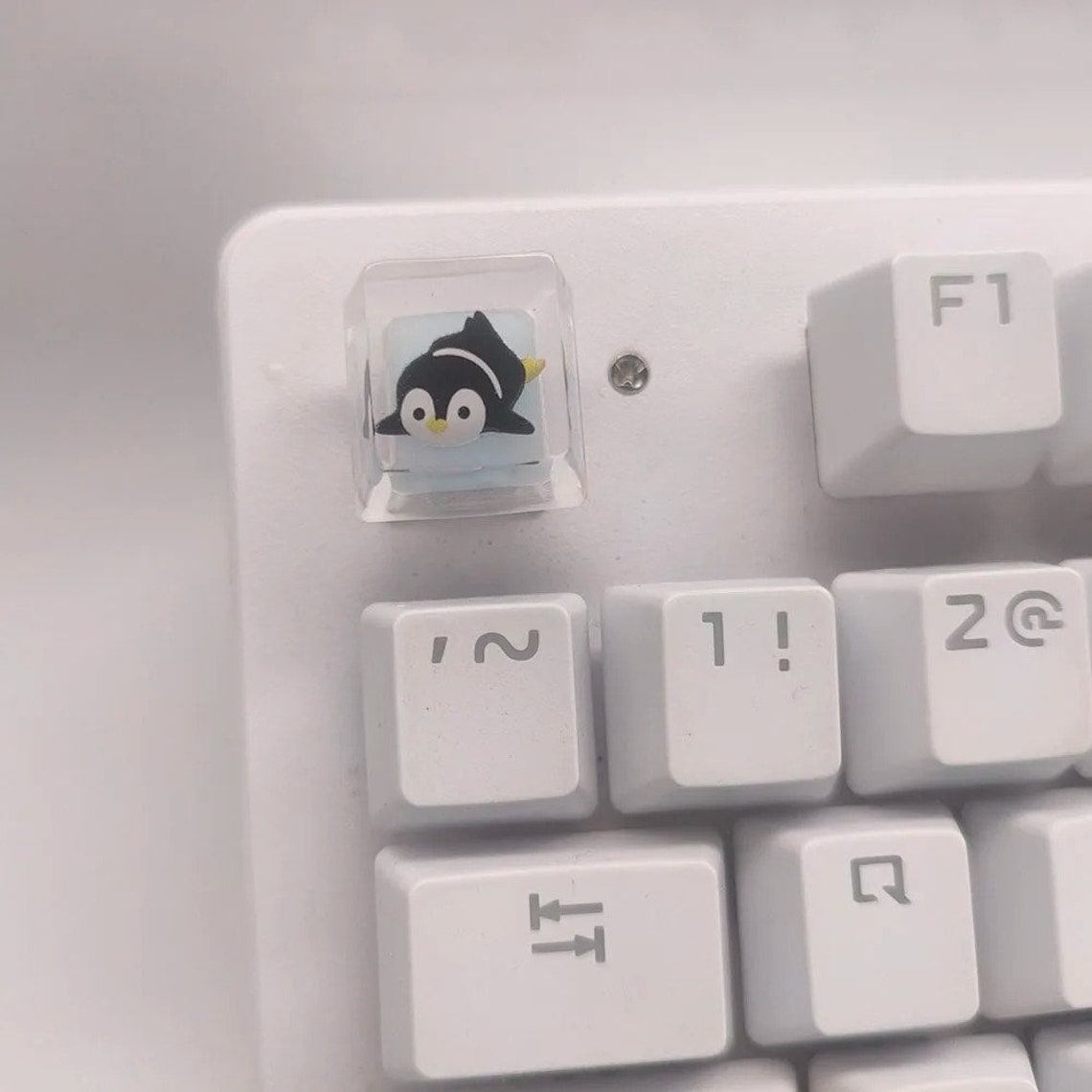 Handmade Epoxy Resin Keycaps for Mechanical Keyboard, Cute Pengiun ...