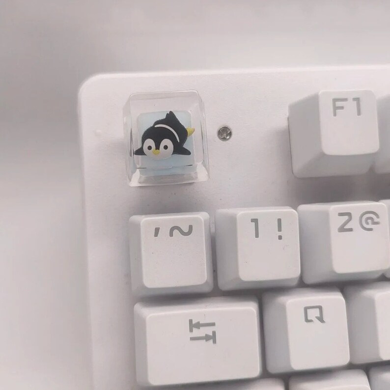 Handmade Epoxy Resin Keycaps for Mechanical Keyboard, Cute Pengiun ...