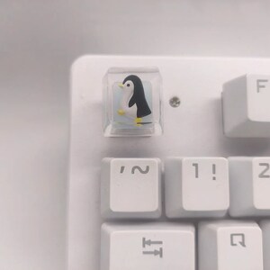 Handmade Epoxy Resin Keycaps for Mechanical Keyboard, Cute Pengiun ...