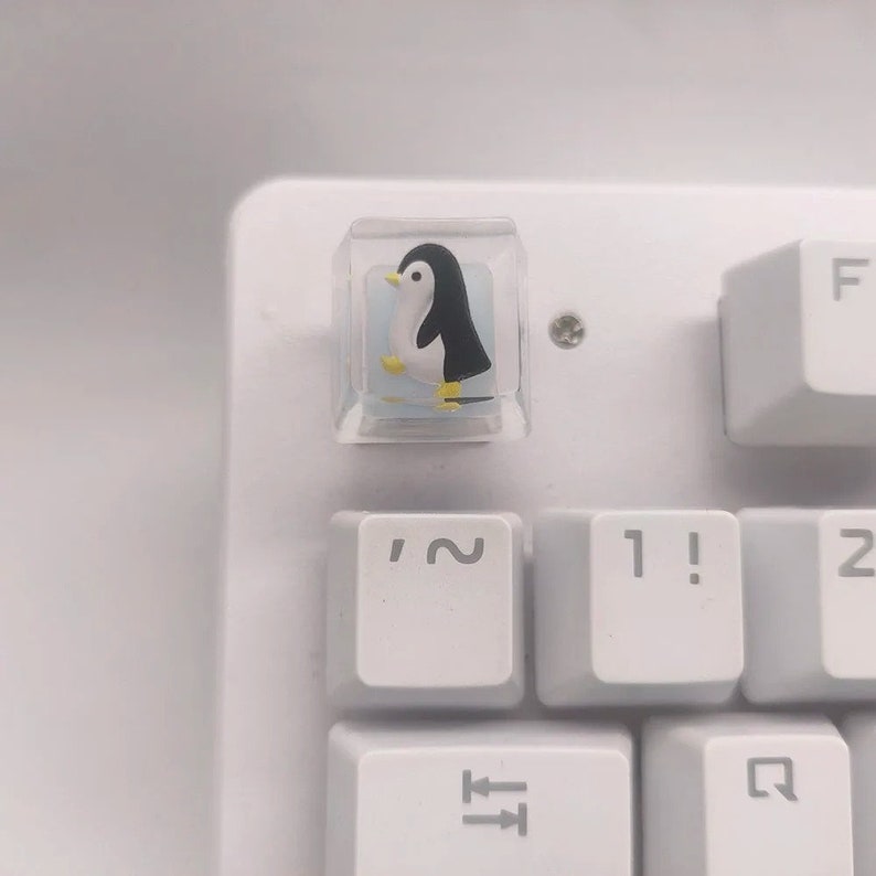 Handmade Epoxy Resin Keycaps for Mechanical Keyboard, Cute Pengiun ...