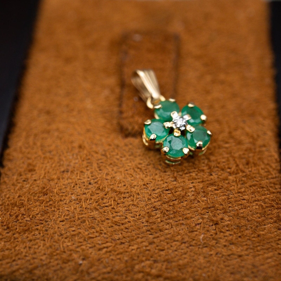 Vintage 14K Yellow Gold Emerald Flower Pendant With Diamond Center - Etsy