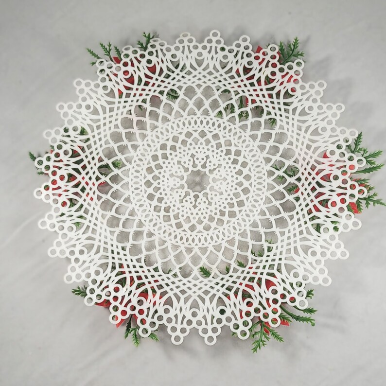 Kitschy Vintage Set of 4 MCM 8 Plastic Doilies With Poinsettia and ...