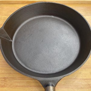 RARE Swain 1800s British Cast Iron 7 Pan in Amazing Condition - Etsy