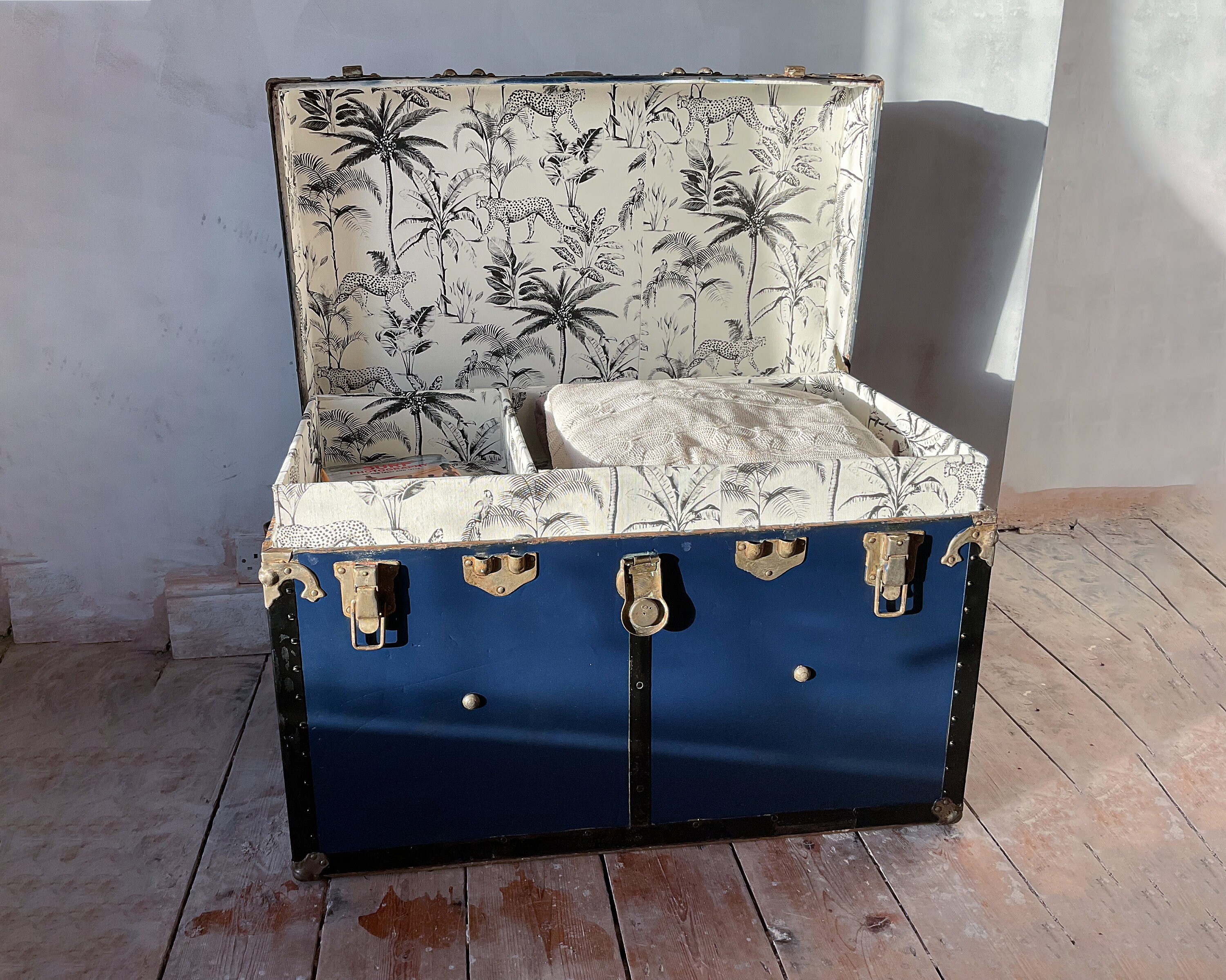 Large Restored Antique Steamer Travel Trunk Coffee Table Home Decor ...