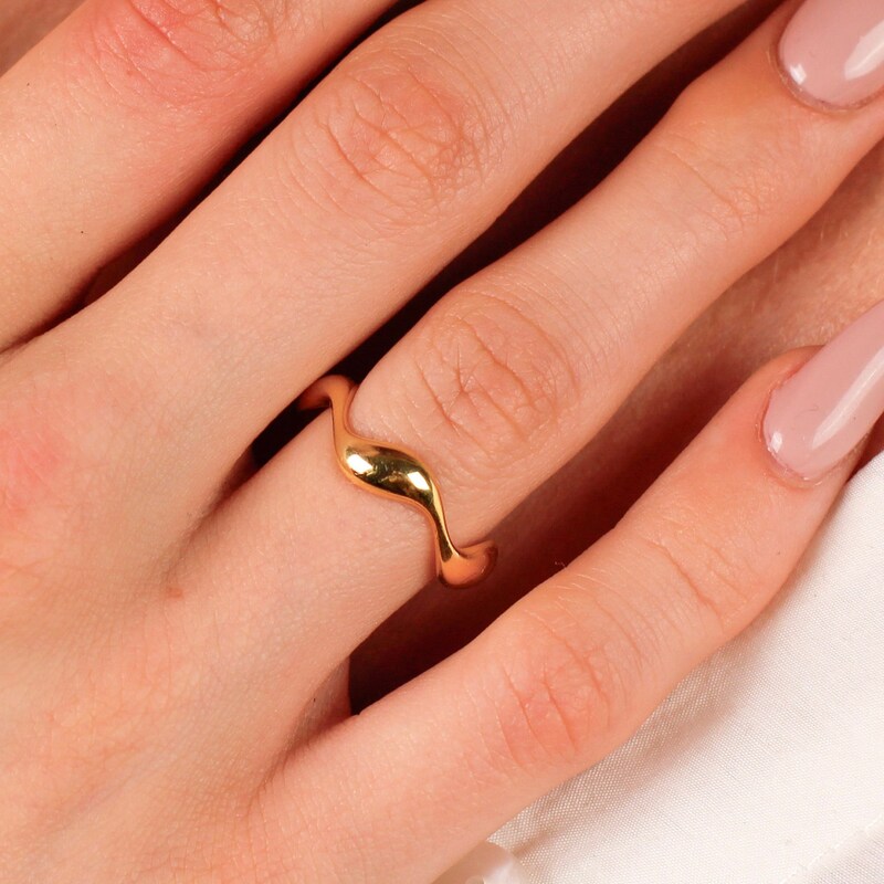 Minimalist Gold Ring - Etsy