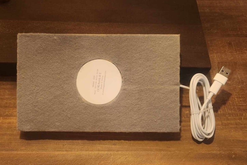 Carved Wooden Phone Holder With Fast Wireless Charging Embedded - Etsy