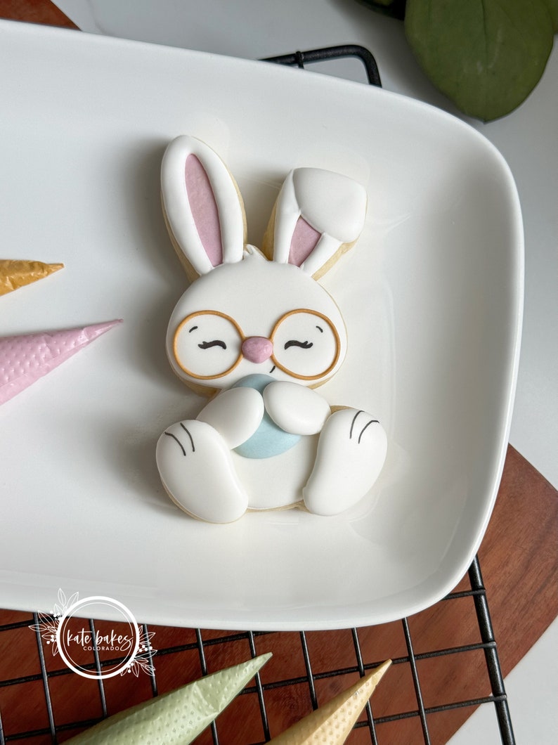 Bunny Sitting With Egg Cookie Cutter - Etsy