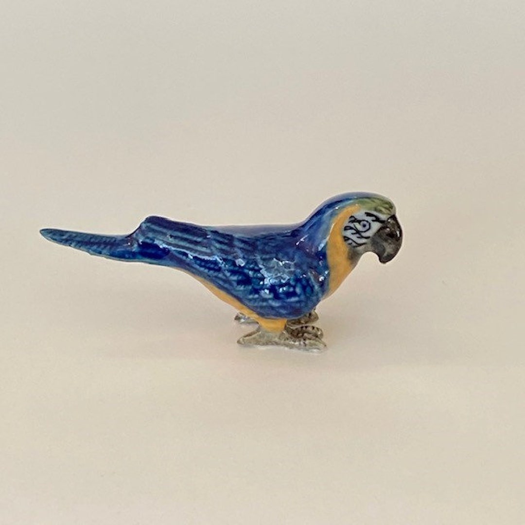 Hand-painted Miniature Macaw Bird Porcelain Figurine – 24968 - Etsy