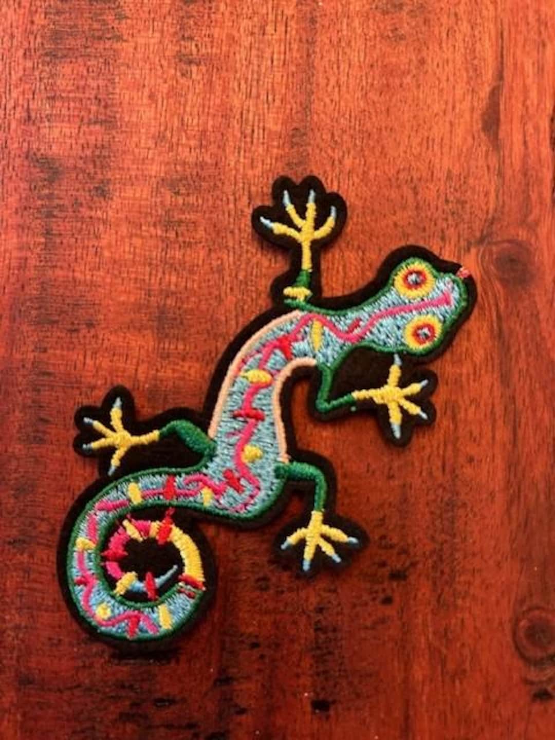 Embroidered Sew-on/iron-on Gecko Lizard Patch Emblem Applique in Bright ...