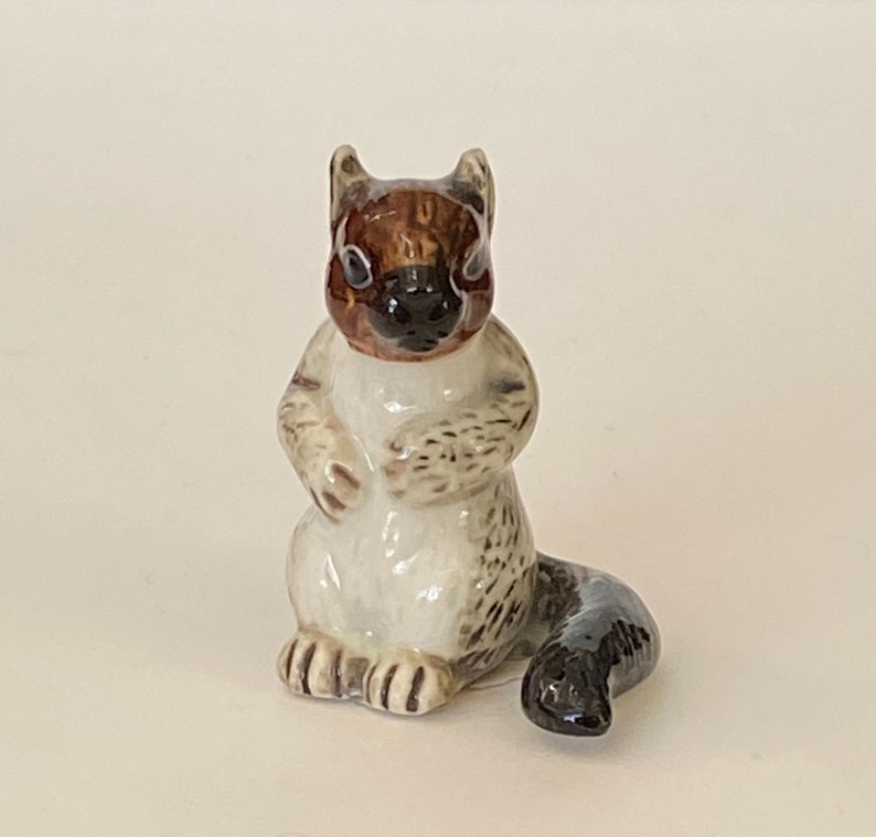 Hand-painted Miniature Gray Squirrel Porcelain Figurine 24972 - Etsy