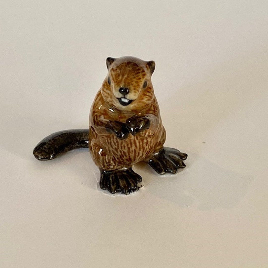 Hand-painted Miniature Beaver Porcelain Figurine – 25029 - Etsy