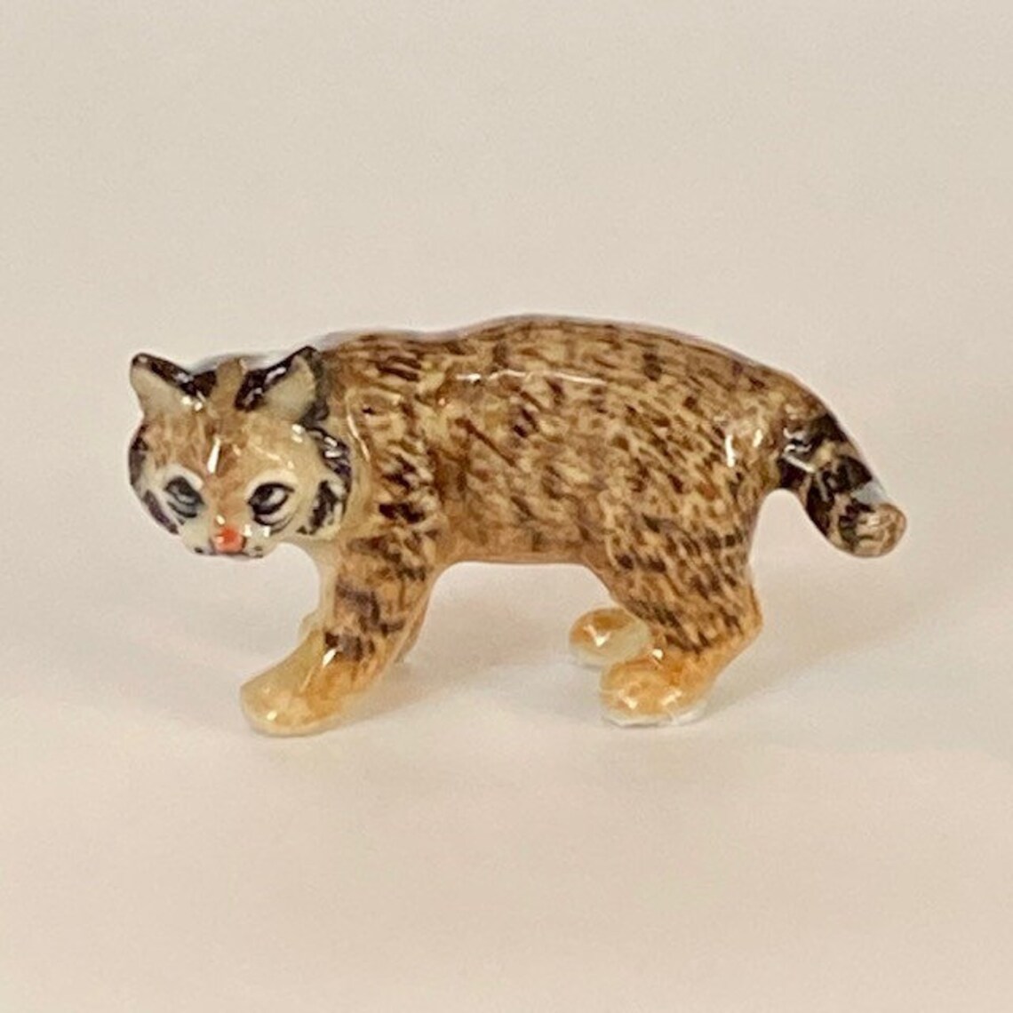 Hand-painted Miniature Bobcat Porcelain Figurine – 25024 - Etsy
