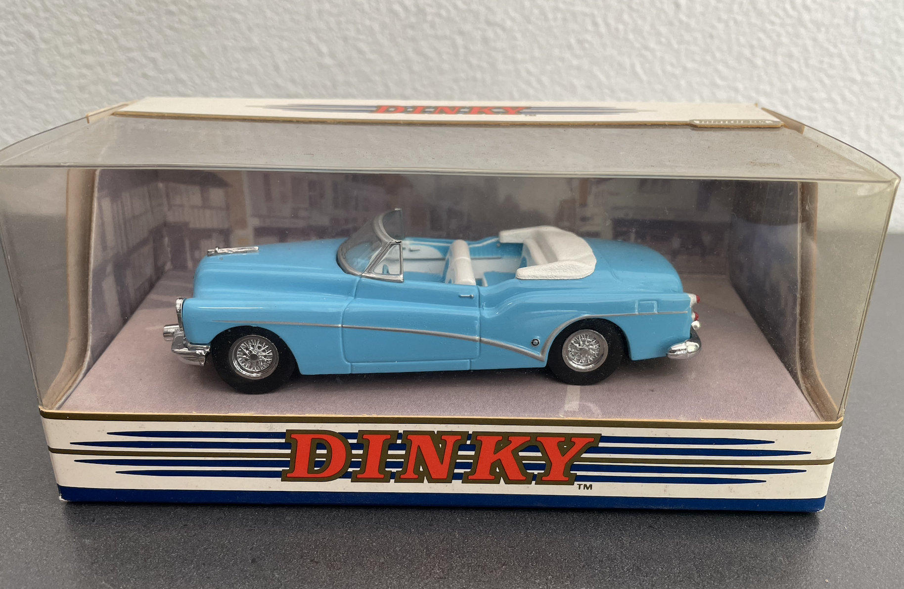 1993 Matchbox Collectible | the Dinky Collection | 1953 Buick Skylark ...