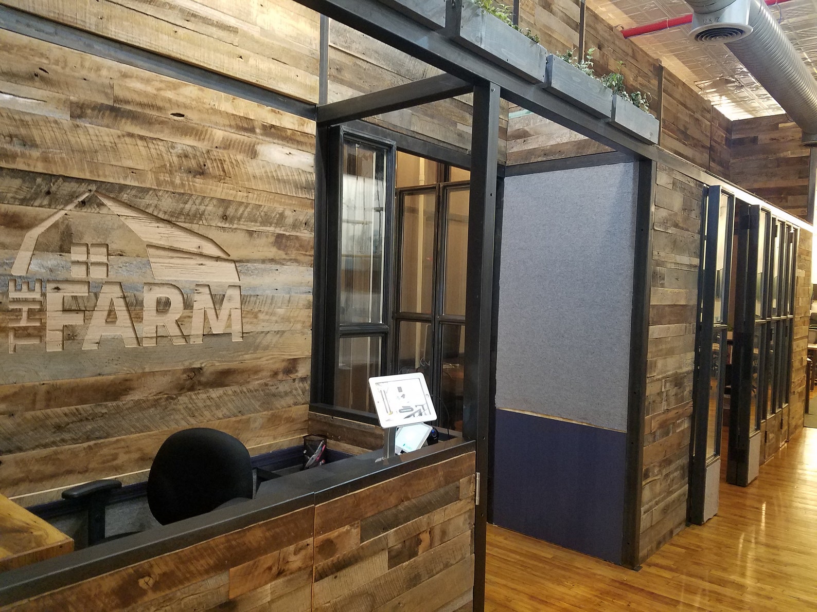 Conference Room Pod, Custom Built-in Office, Soundproof Insulated ...