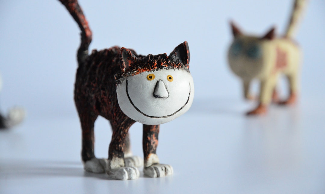 Charming Cartoon Cat Figurine, Cute Desk Decor, Adorable Cat Lover Gift ...