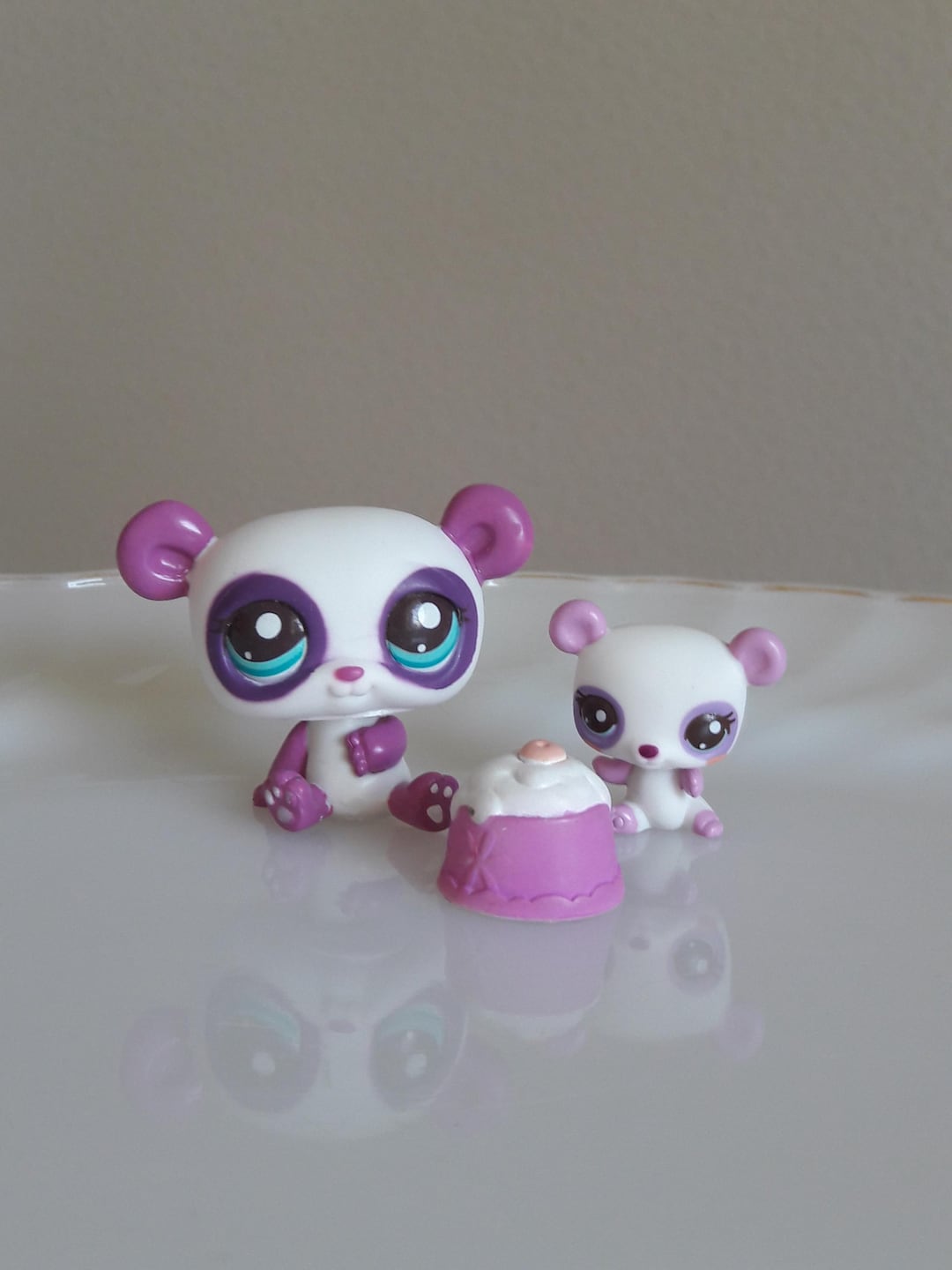 Vintage 2007 Hasbro Littlest Pet Shop Set Mommy and Baby Pandas #2674 and #2675 Rare Authentic ...