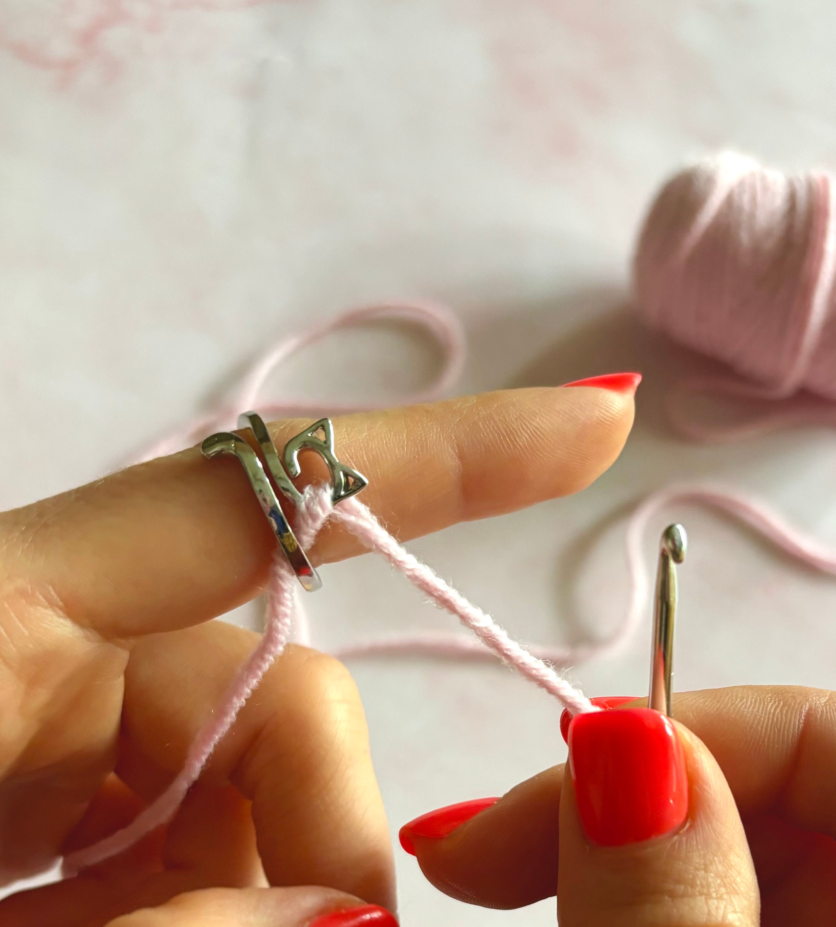 Peacock Adjustable Tension Yarn Ring, Fish Cat Guide Knitting Loop ...