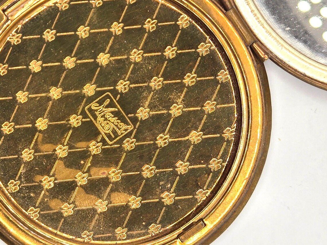 VTG Queen Elizabeth 1955 Powder Compact Issued to Commemorate Her First ...