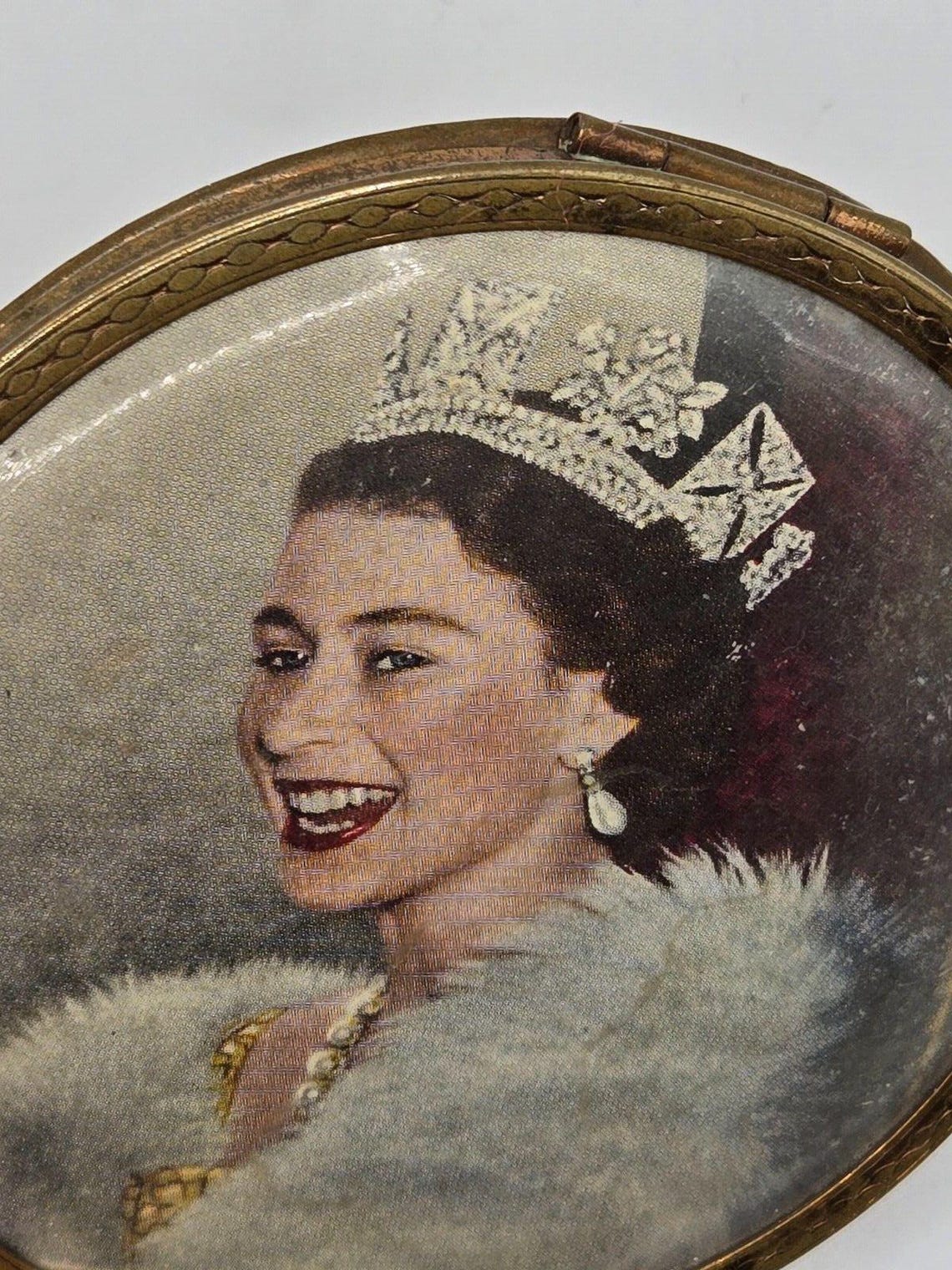 VTG Queen Elizabeth 1955 Powder Compact Issued to Commemorate Her First ...