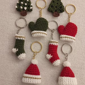 Crochet Christmas Santa Hat Keychain - Amigurumi - Easy Crochet Pattern ...