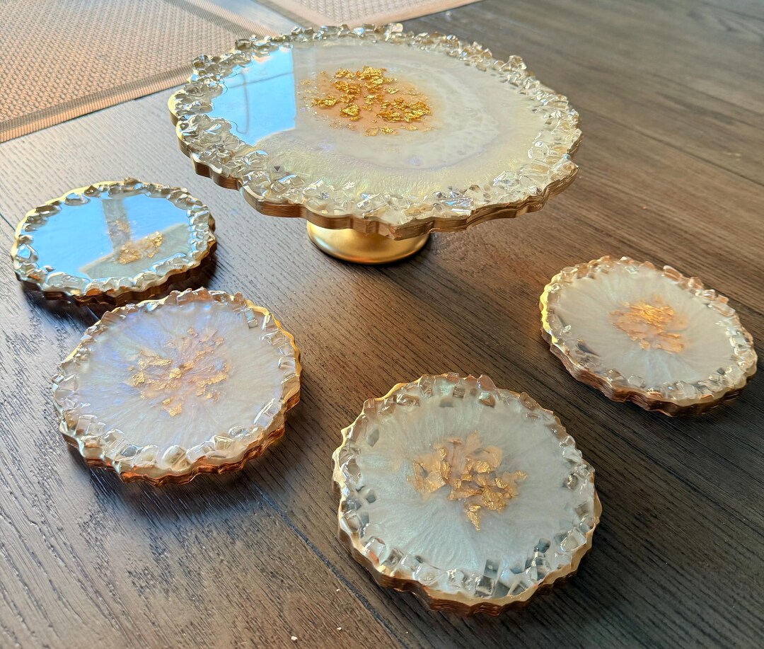 OPAL CAKE HOLDER Iridescent White Geode Resin Cake Tray on Gold ...