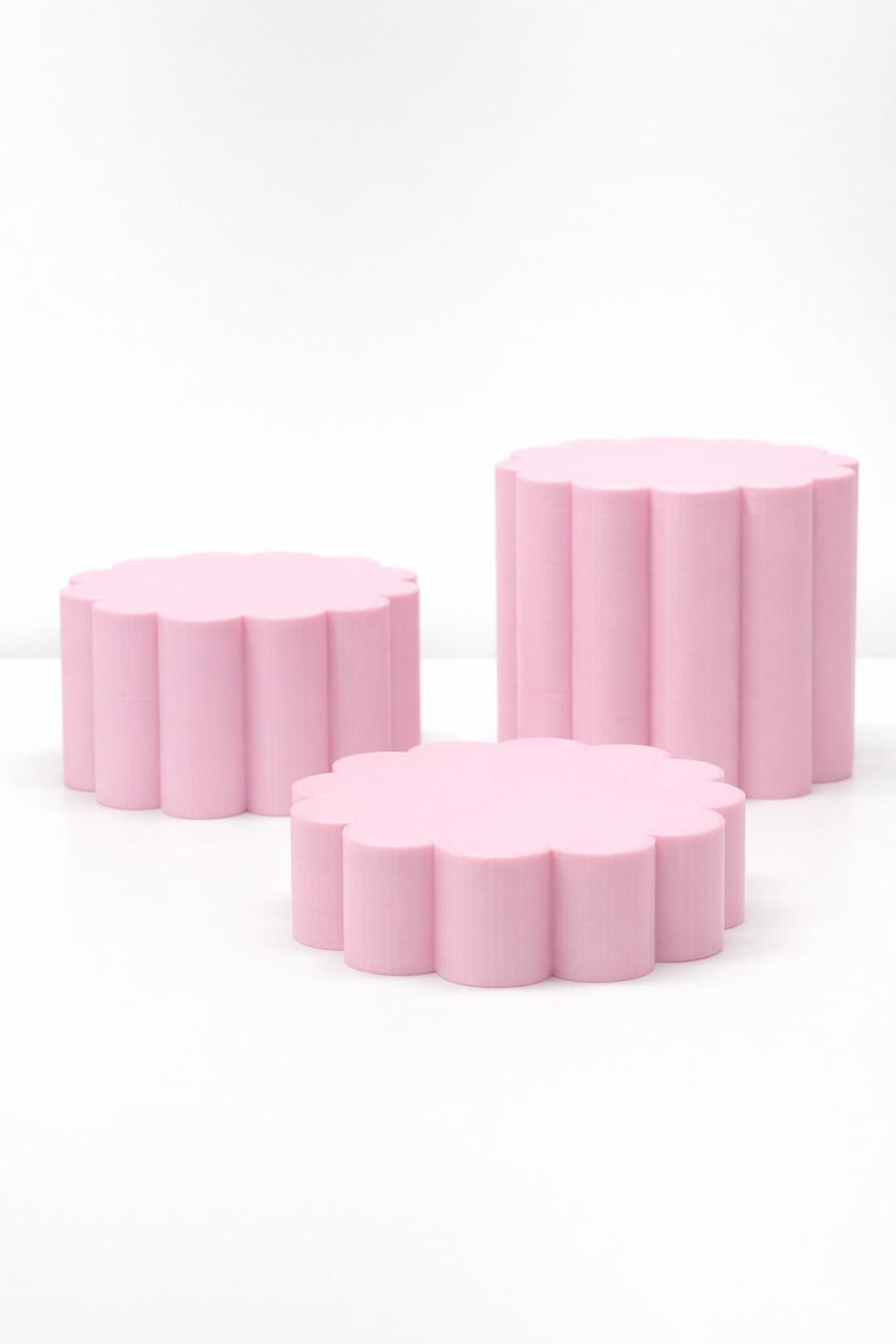 Flower Shaped Round Photo Prop Risers, Petal Edge Display Pedestals for ...
