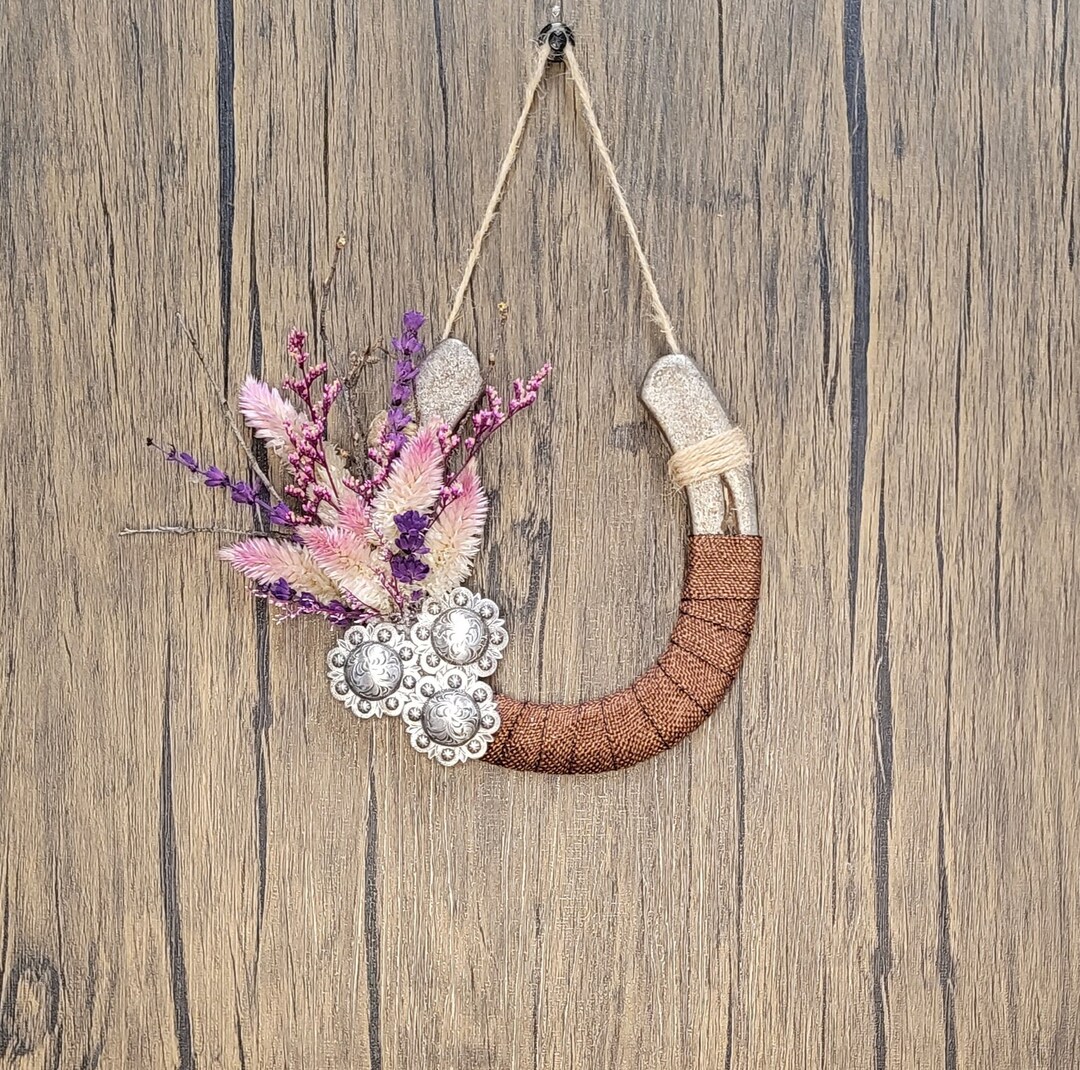 Rustic, Western, Farmhouse Stule Decorative Used Horseshoes for Home or ...