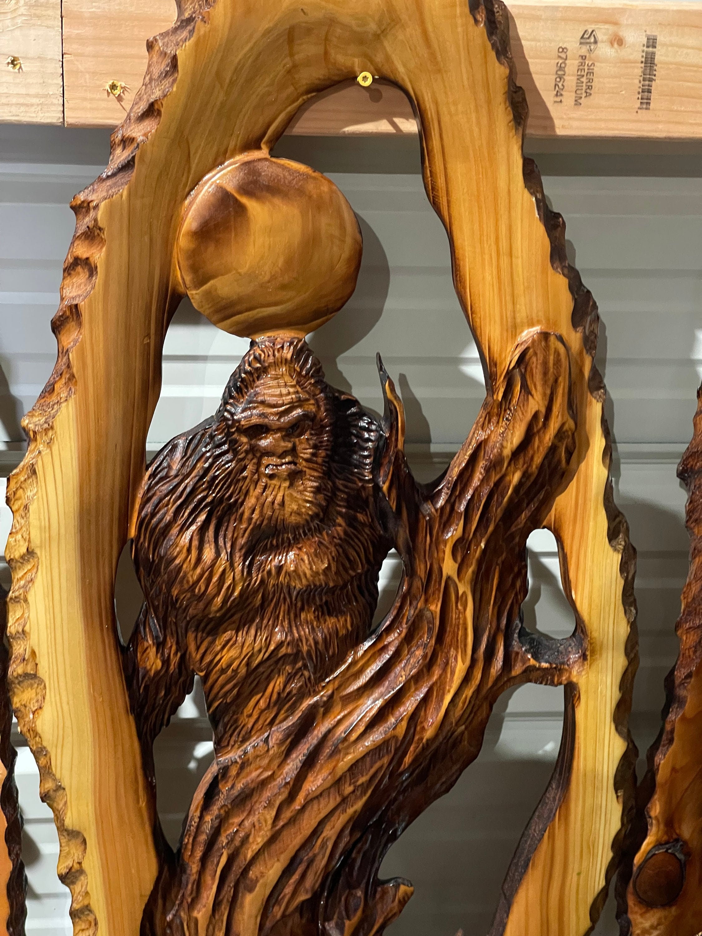 Sasquatch Carved Art, Chainsaw Sasquatch Carving, Sasquatch Wood Art ...