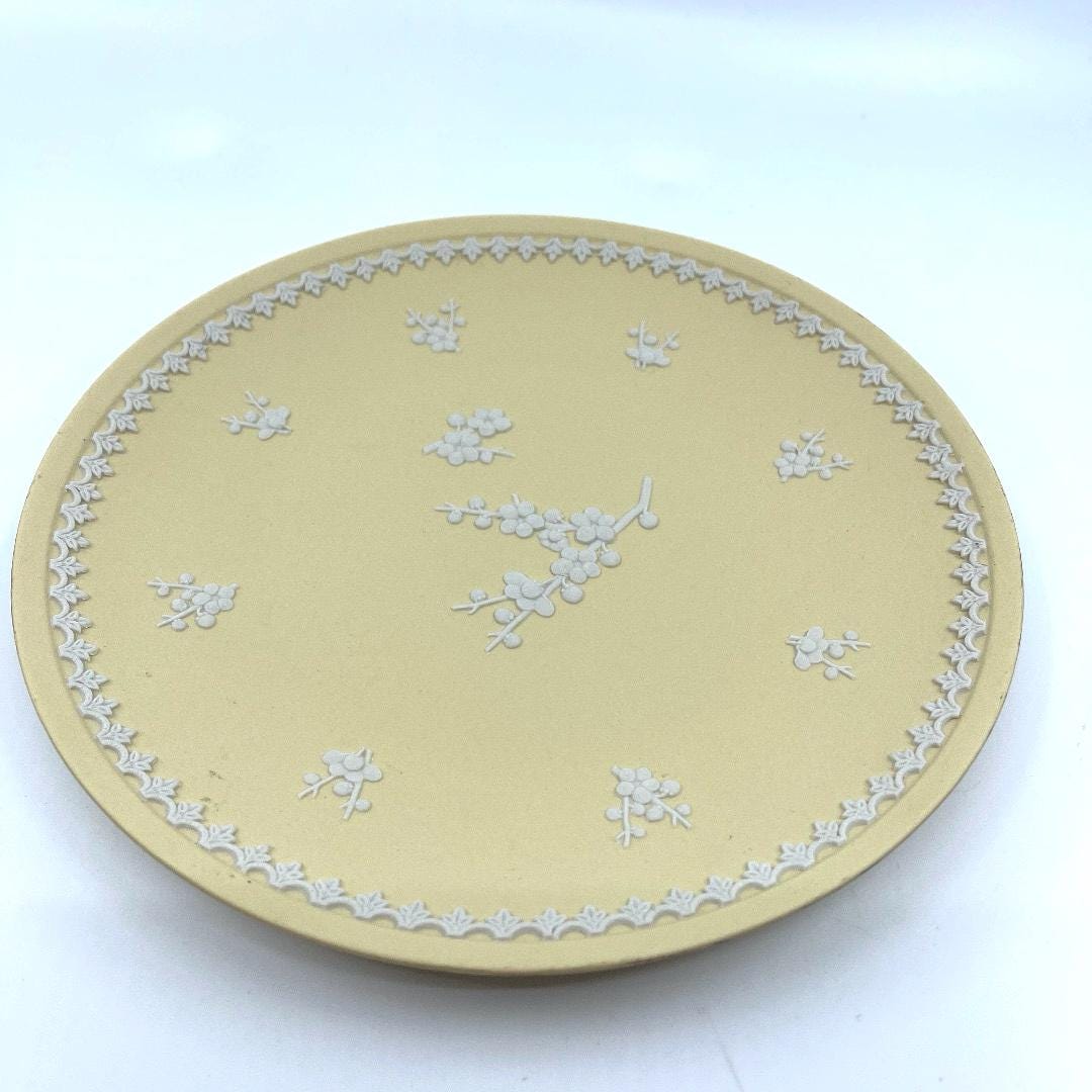 Vintage Yellow Wedgwood Jasperware 8" Plate Primrose Prunus Blossoms ...