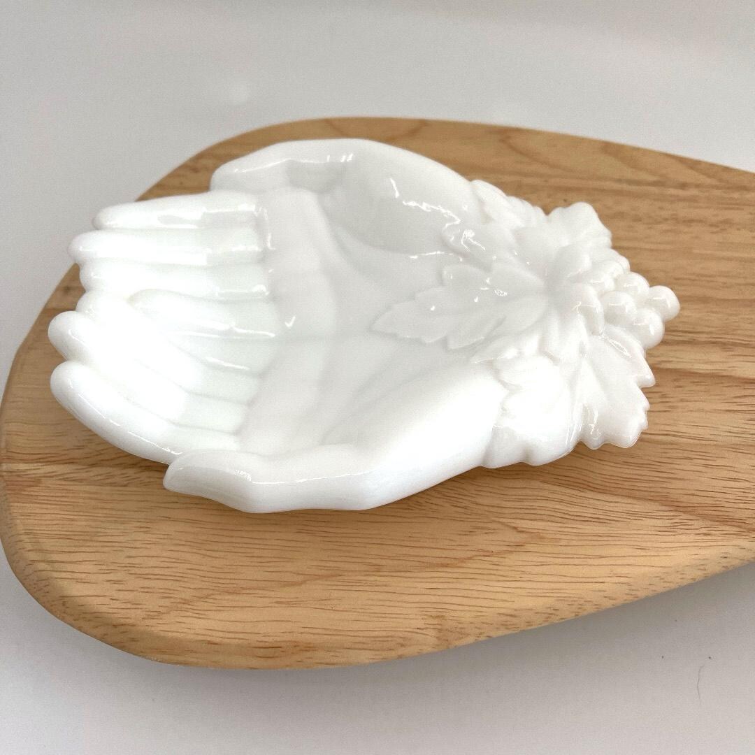 Vintage Westmoreland Milk Glass Open Cupped Hands Trinket Dish/soap ...