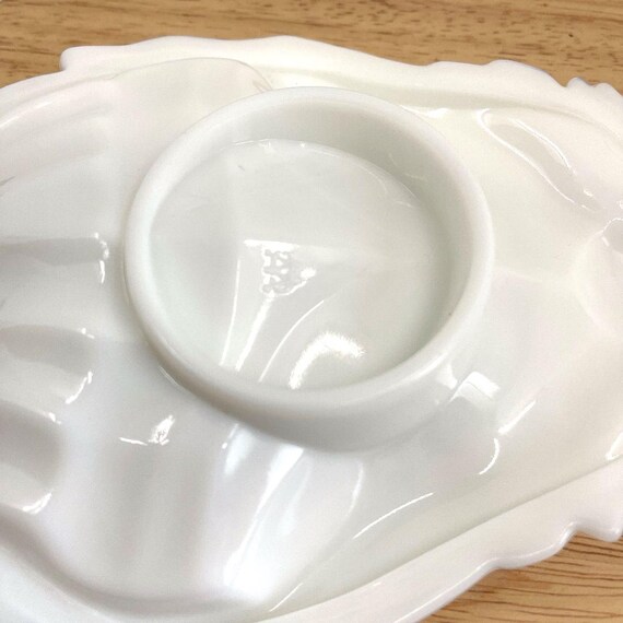 Vintage Westmoreland Milk Glass Open Cupped Hands tri… - Gem