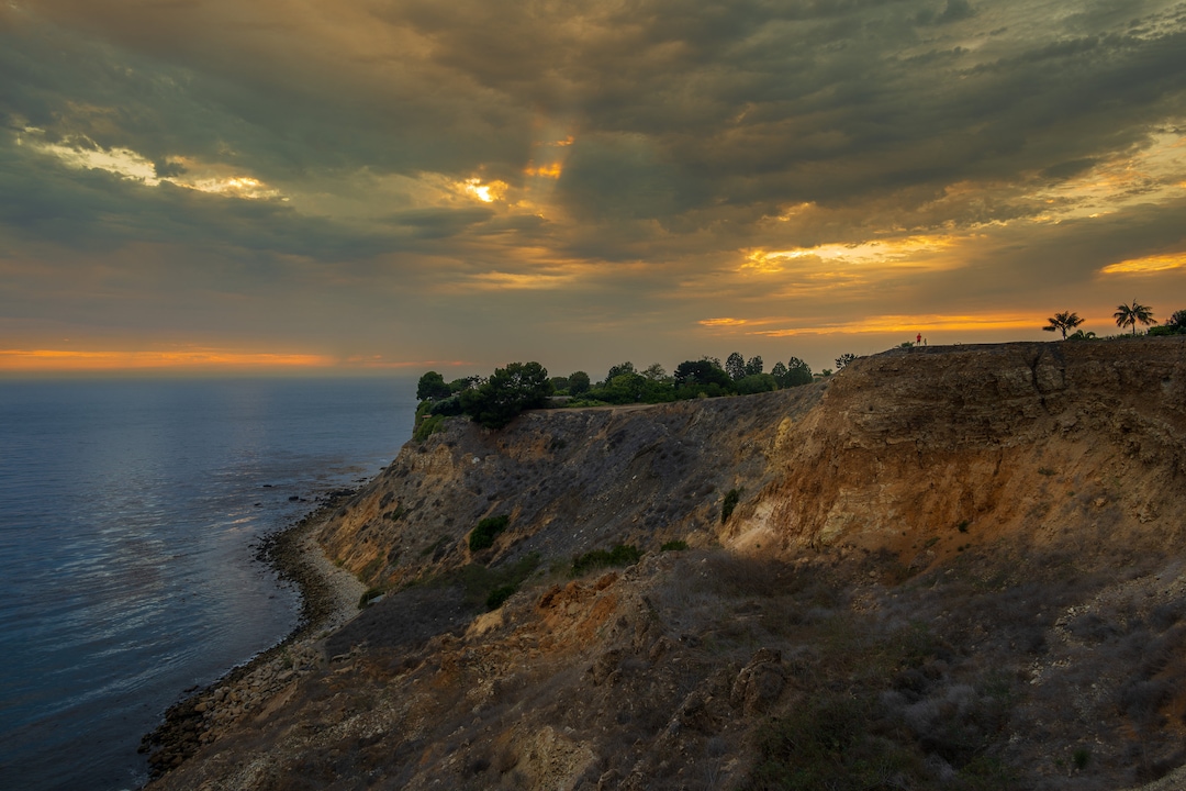 Christmas Tree Cove: Palos Verdes Peninsula Sunset Los Angeles ...