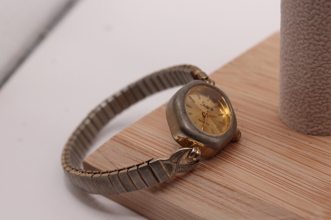 Vintage Sheffield Watch Gold Oval Face Dainty Stretchy Band Times ...