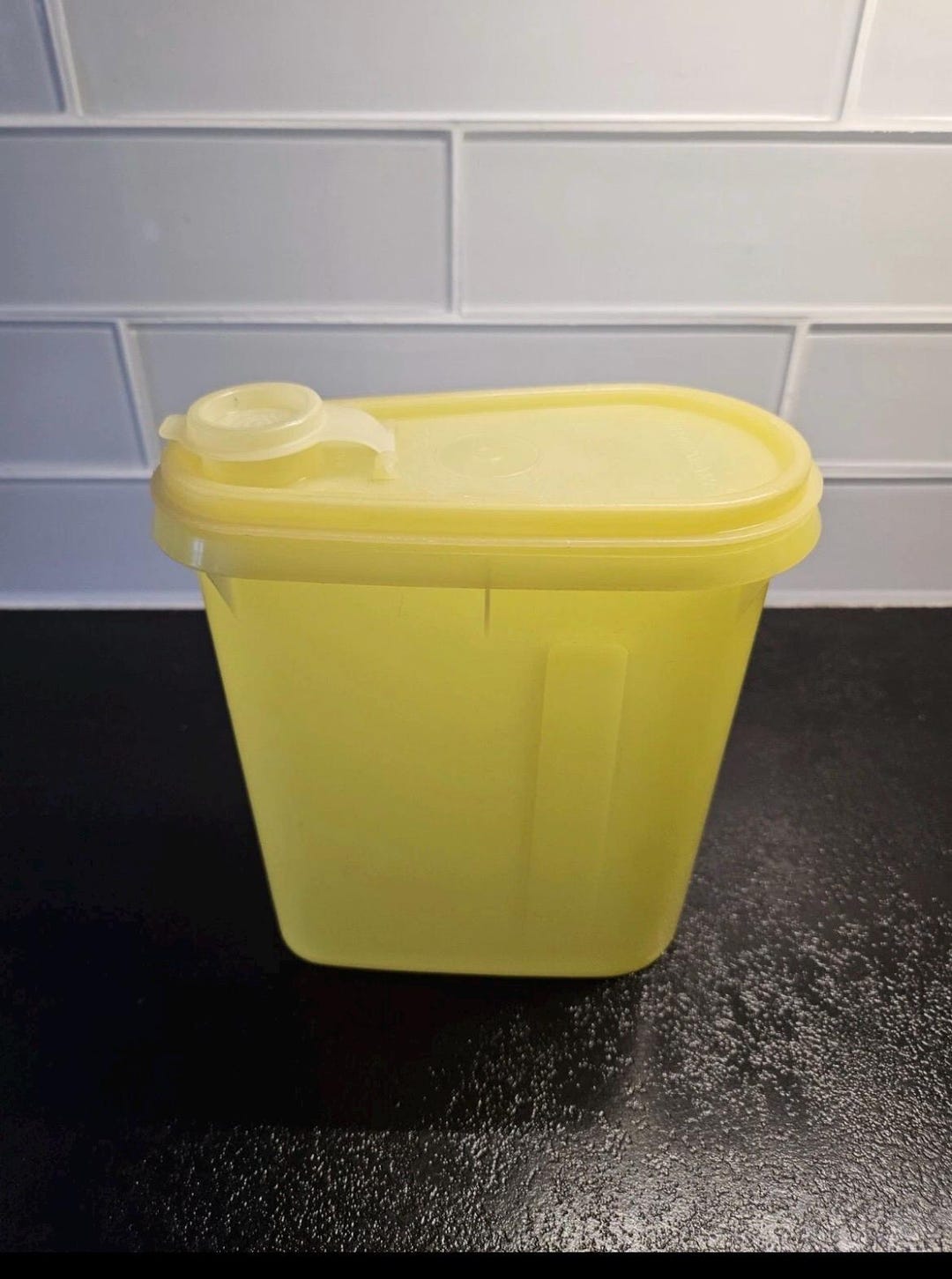 Vintage Tupperware Yellow Pitcher 1 Qt With Flip Cap Lid #792-9 #793-16 ...