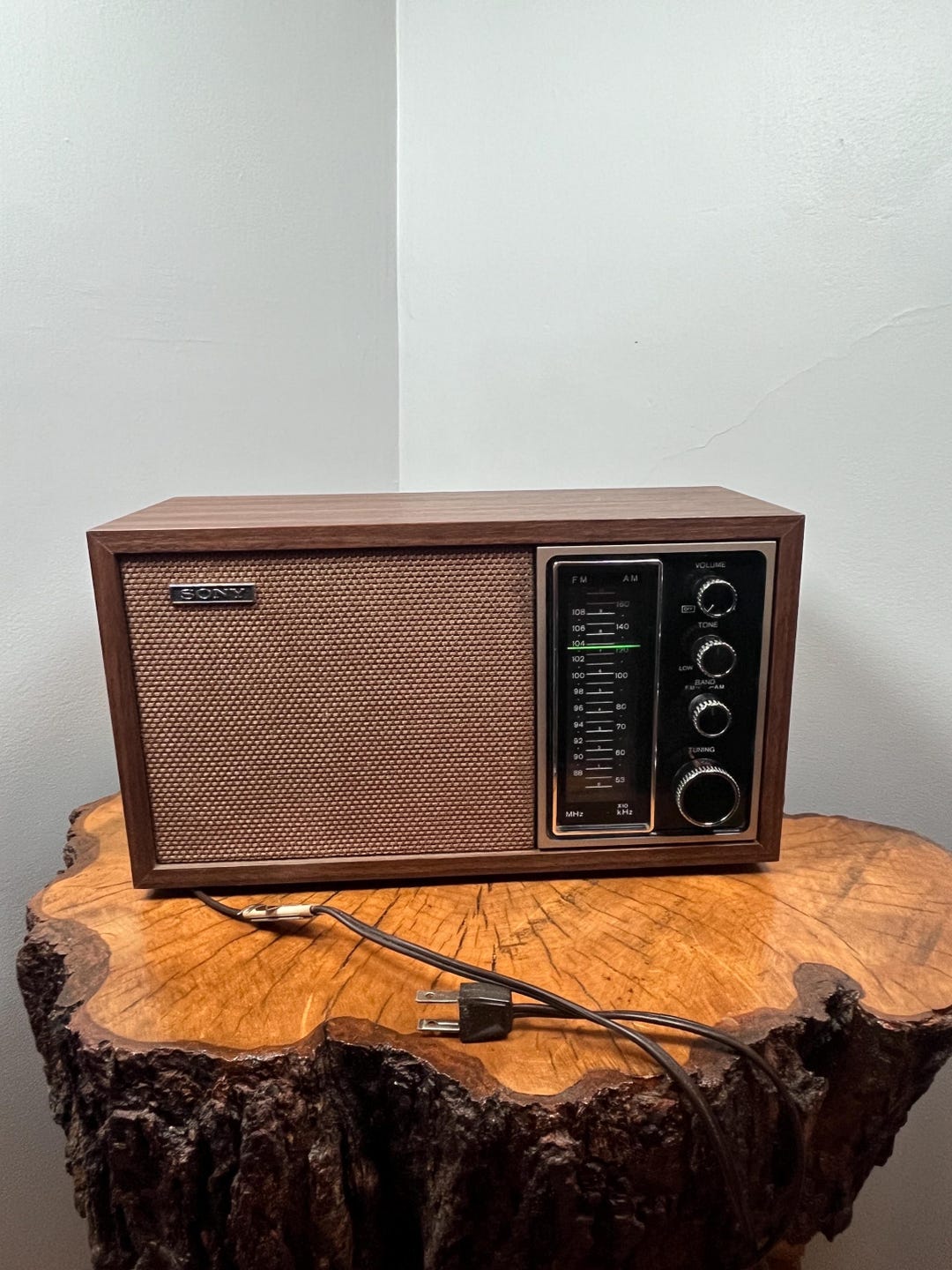 Vintage 1970s Sony TFM-9440W AM FM Table Top Radio Works Sounds & Looks ...