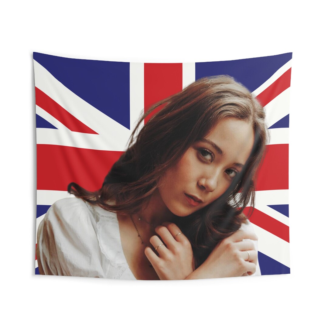 LAUFEY UK Flag, Britain Indoor Flag Tapestry, Pop Merch, Pop Merch for ...
