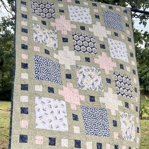 Autumn Breeze Quilt- Handmade: Throw Size 53" X 68" - Etsy