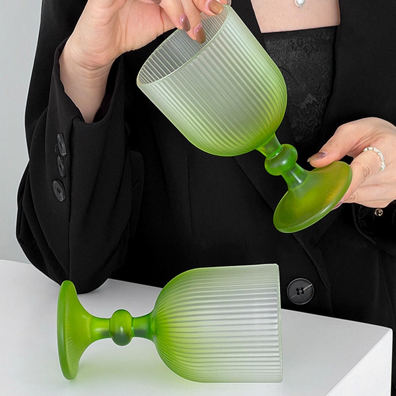 Frosted Gradient Green Wine Glasses, Vertical Curved Wine Glasses, 2 ...