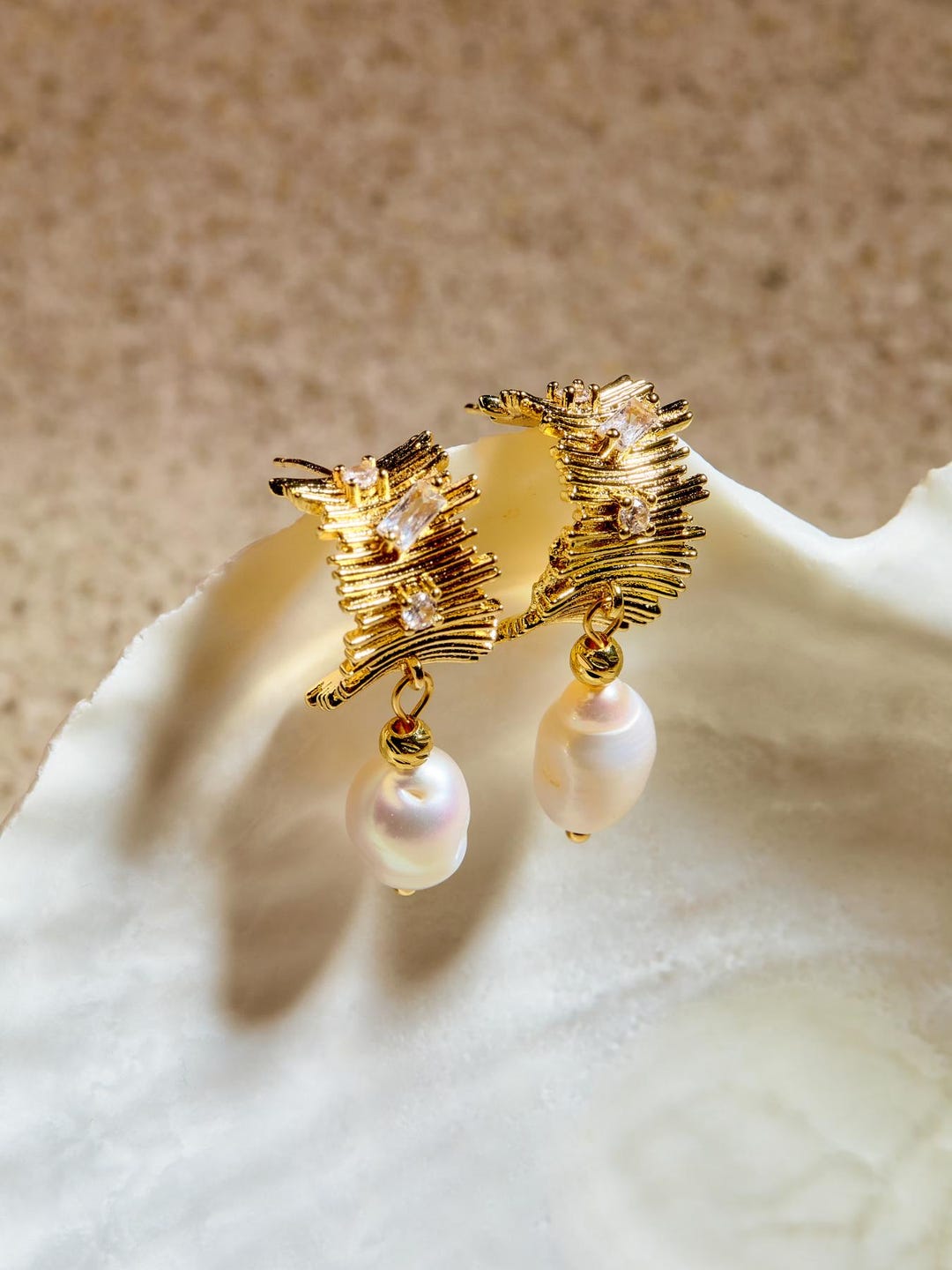 MYSOYA White Baroque Pearl Drop Earrings 8–10mm | Golden Textured ...