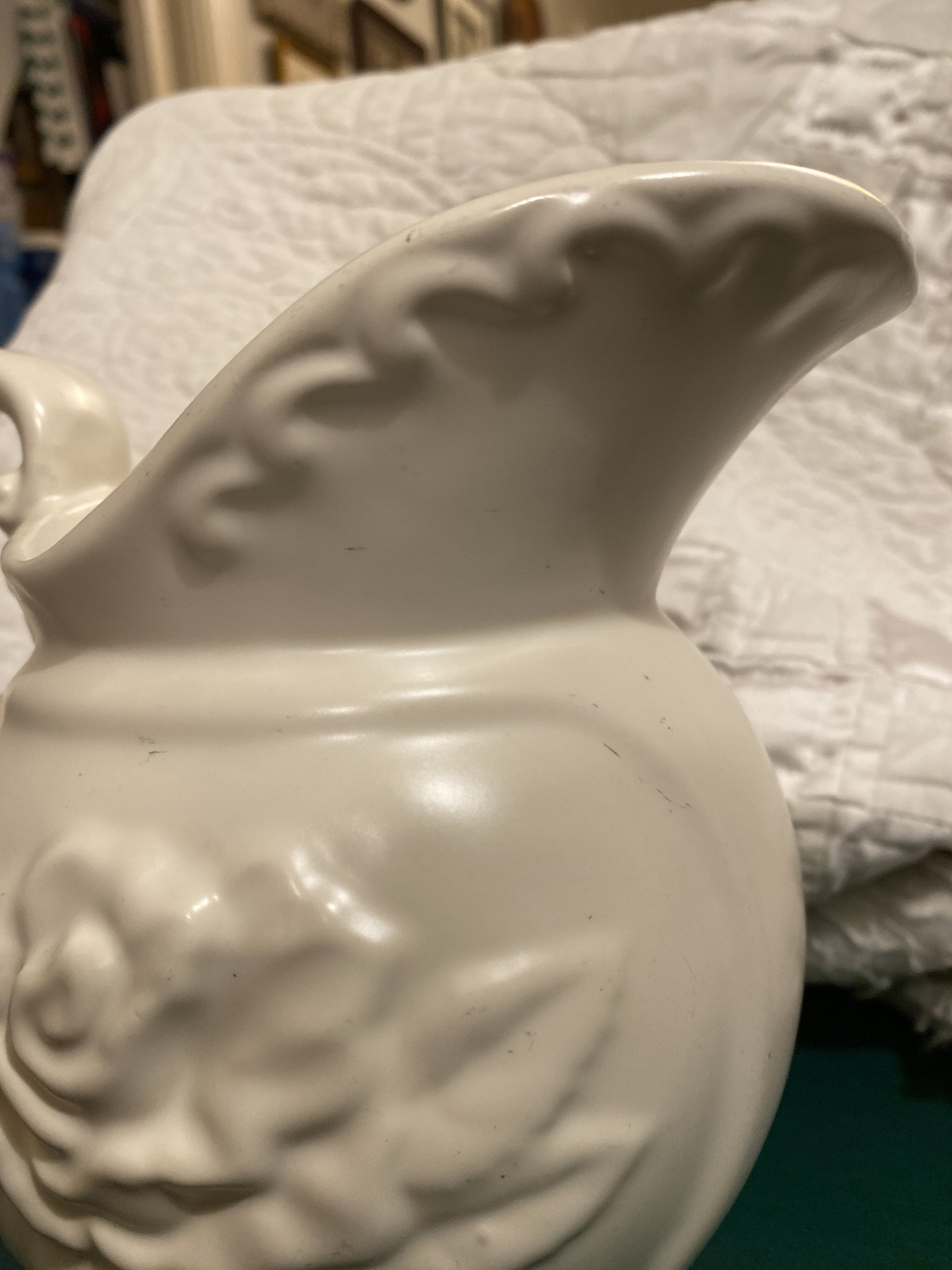 Great Hull Pottery White Rose Pottery. Beautiful Filled With Flowers or ...