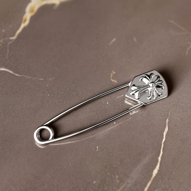 Vintage Safety Pin Set: Leaf Brooch, Cross Shield, Lion Emblem - Y2K ...