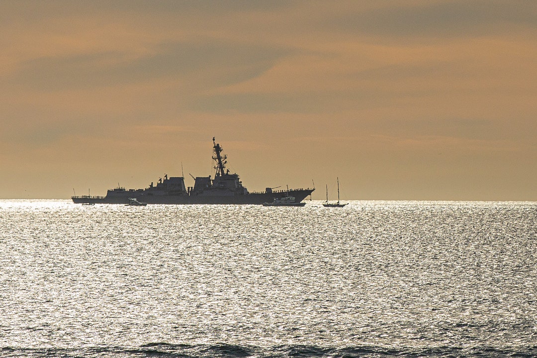 Sailors Return Destroyer Return to Port in San Diego Décor Fine Art ...